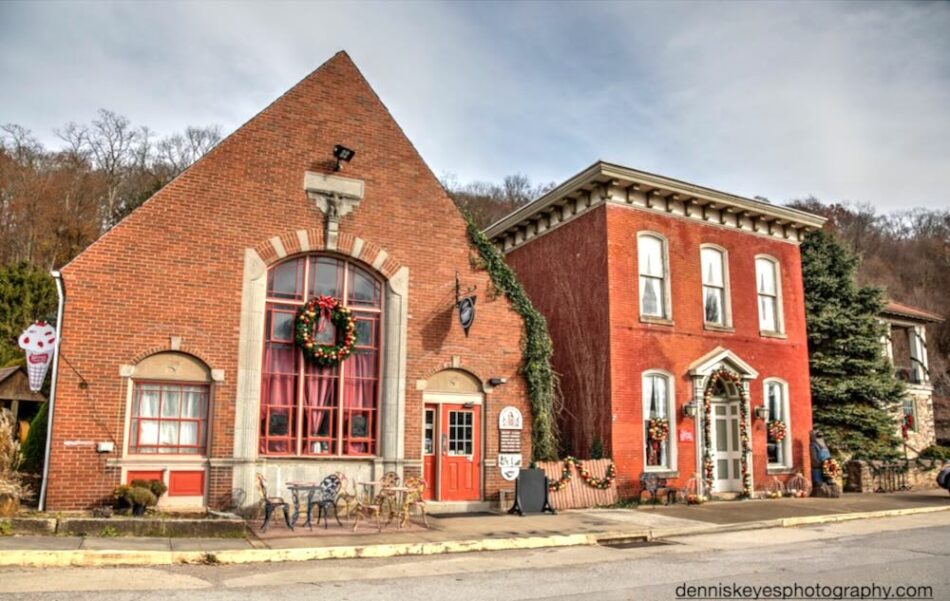 Red Brick Gallery Holiday Art Show & Exhibit 2024 – Allegheny ...